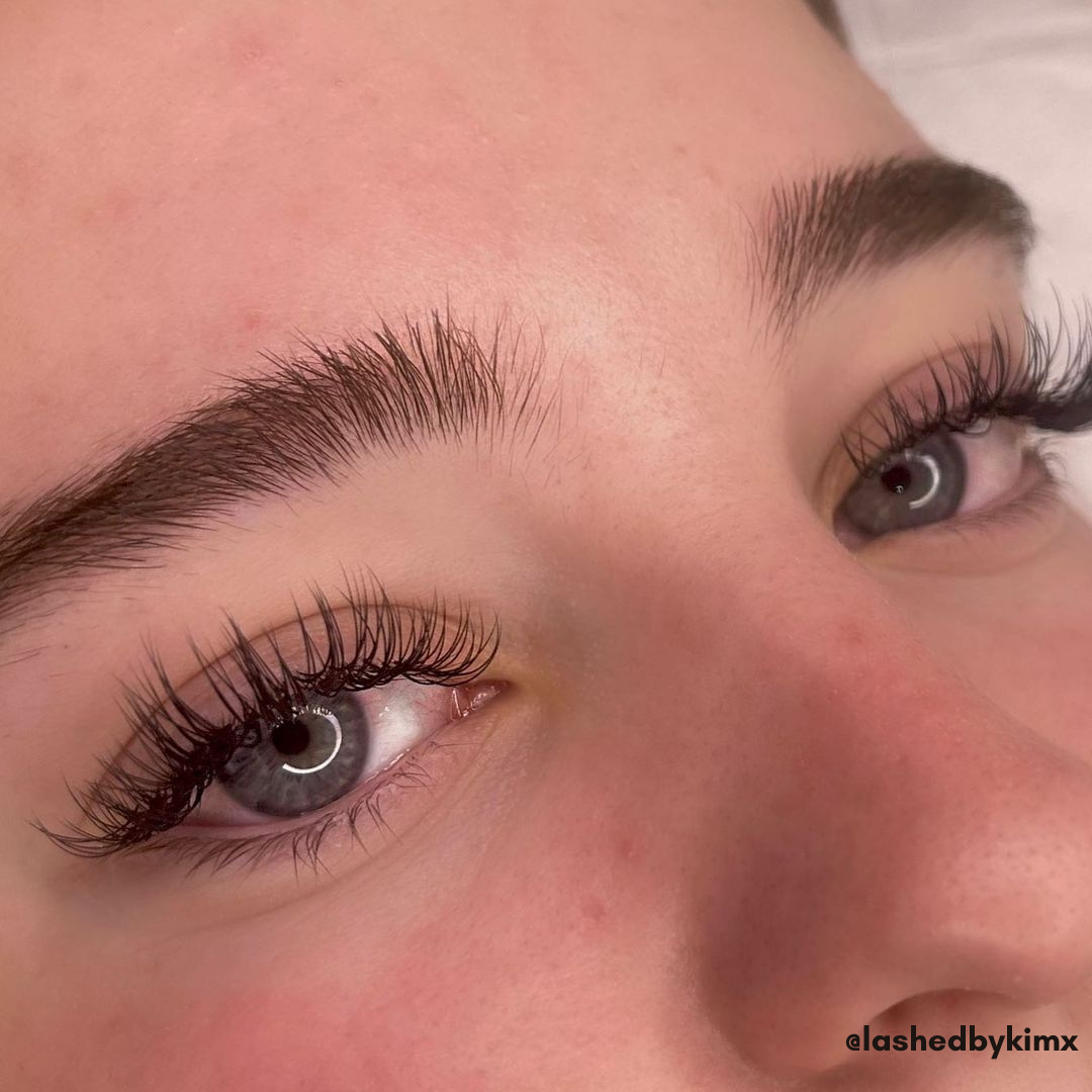 Flat / Ellipse Eyelash Extensions – August Lashes